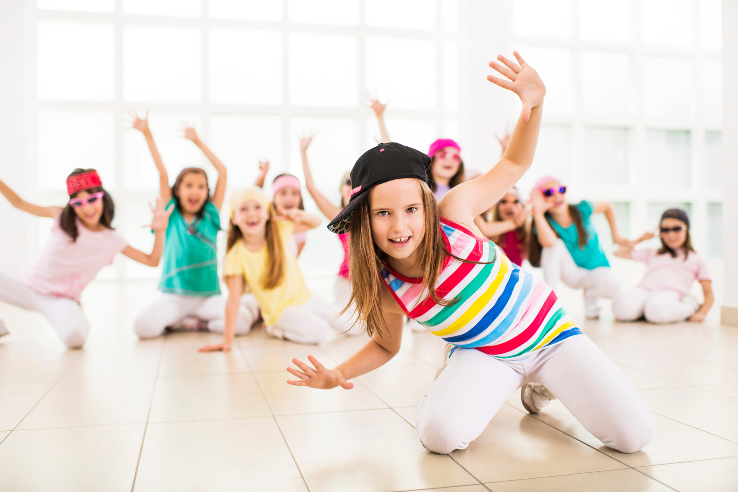 How to Find the Right Solo Salsa Dance Class - Contour Cafe