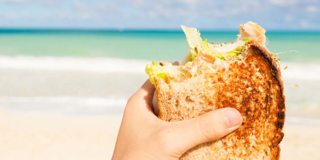 4 Yummy Easy Beach Recipes For The Perfect Vacation! - Contour Cafe